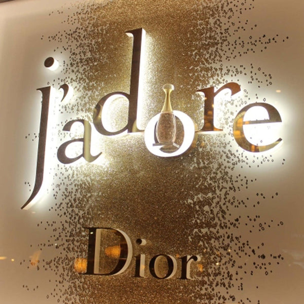 Hologram-Embedded Backlit Signage for Luxury Boutiques – FastMetalSign